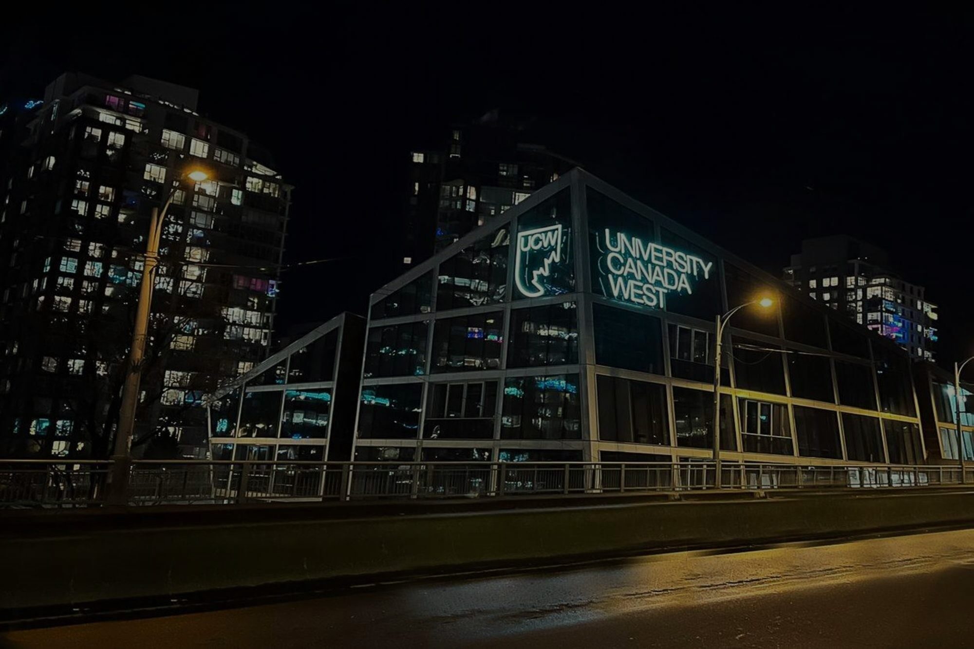 University Canada West UCW - NX Step Education : México